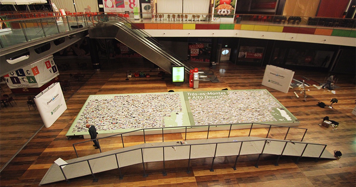 Maior Álbum Fotográfico do Mundo | Projetos | Sign – Wide Format Printing