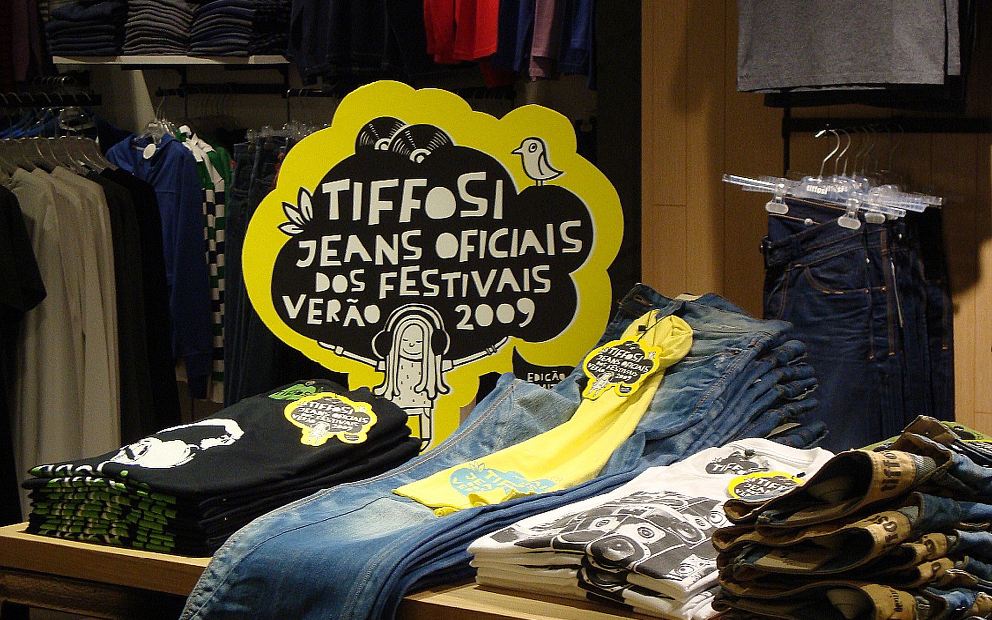 Campanha “Festivais” Tiffosi | Projetos | Sign – Wide Format Printing